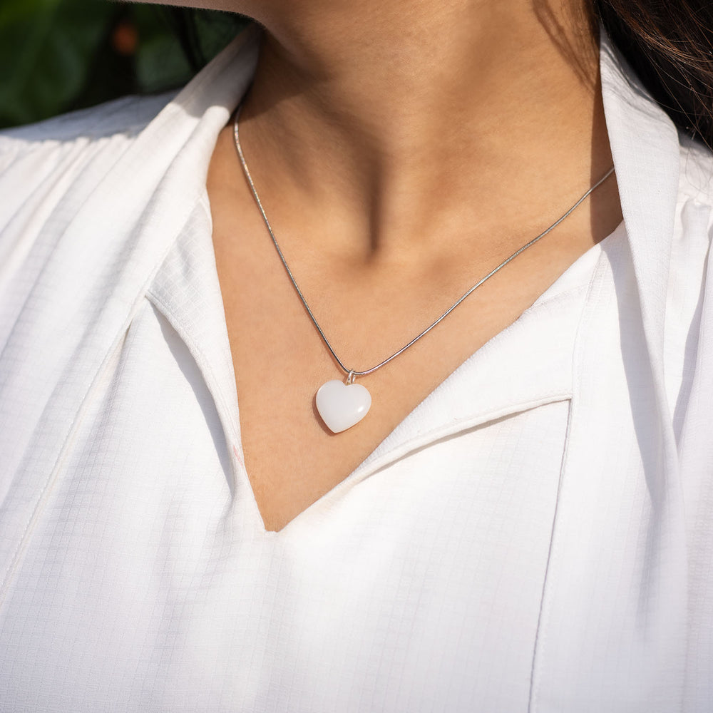 Moonstone Natural Stone - Information & Properties | Mesmerize